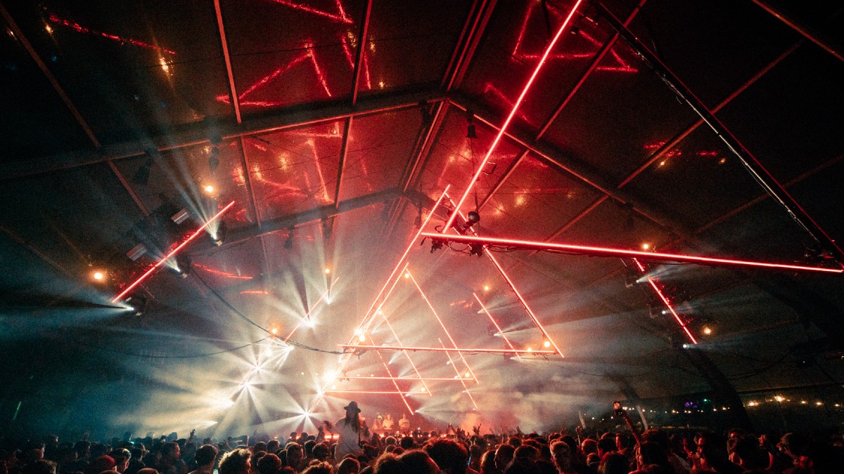 Voodoo-Village-The-Yard - Tanzgemeinschaft